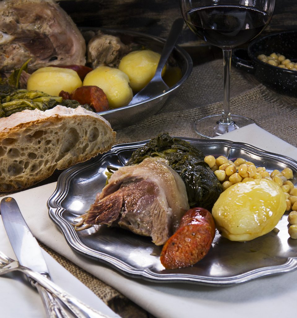 Lacón con grelos. COCINA GALLEGA - La Cocina de Frabisa La Cocina de ...