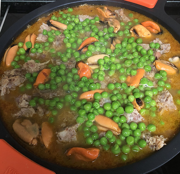 Arroz con chicharrones y mejillones. - La Cocina de Frabisa La Cocina ...