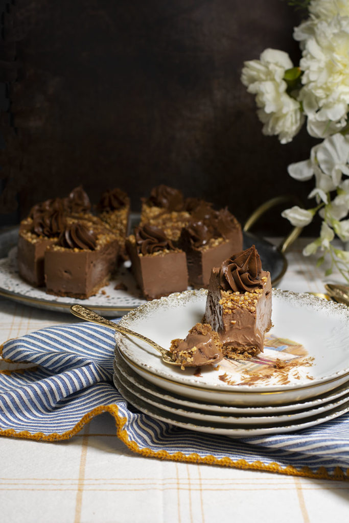 Tarta HELADA de chocolate y crocanti. - La Cocina de Frabisa La Cocina ...