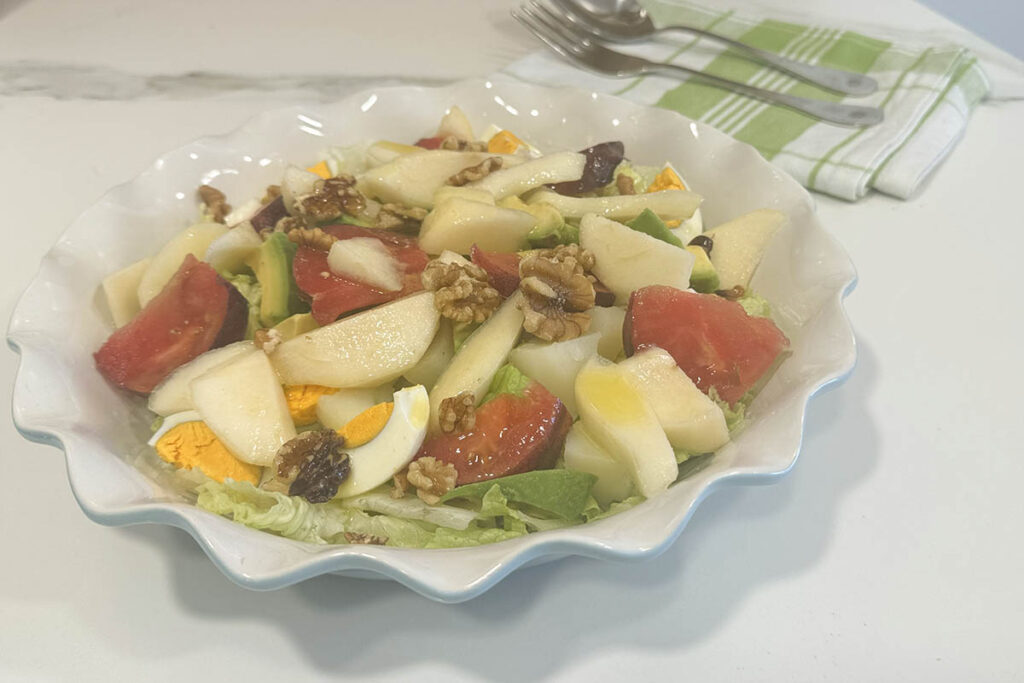 Ensalada de peras, huevo y aguacates. Saludable y nutritiva - La Cocina ...