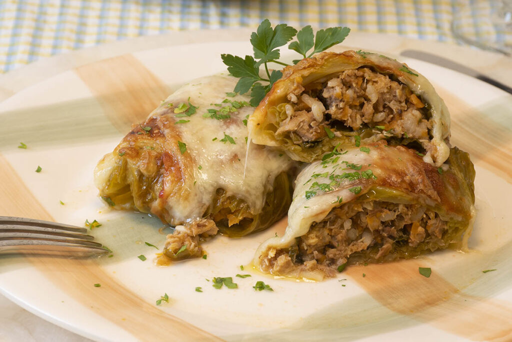 Rollitos de repollo rellenos. Un plato COMPLETO y NUTRITIVO - La Cocina ...